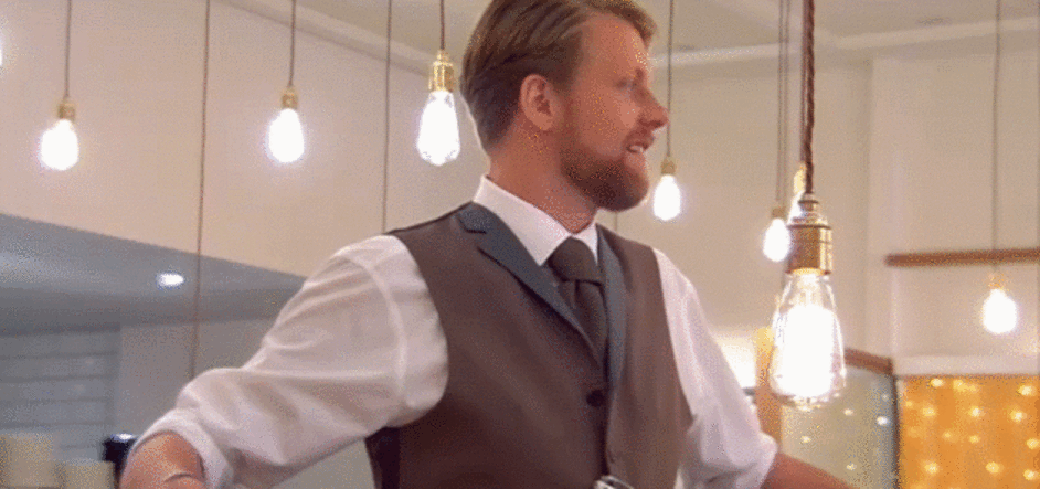 The waiter on First Dates recreated a Love Actually scene and melted ...