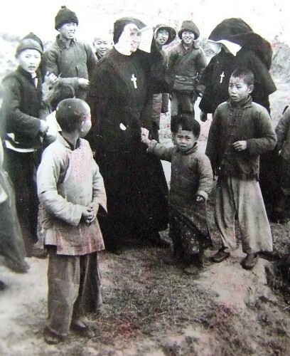 The story of the hundreds of Irish men and women who left Ireland for ...