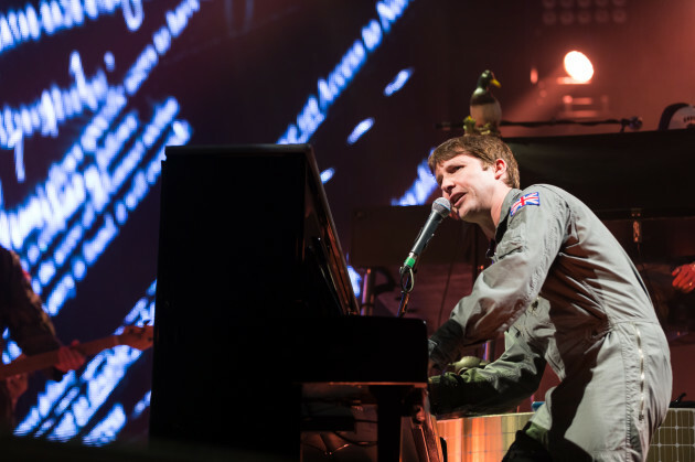 A complete collection of James Blunt's best comebacks on Twitter