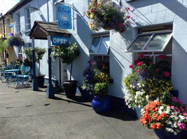 An independent cafe in Arklow put up a brilliant sign after Starbucks ...