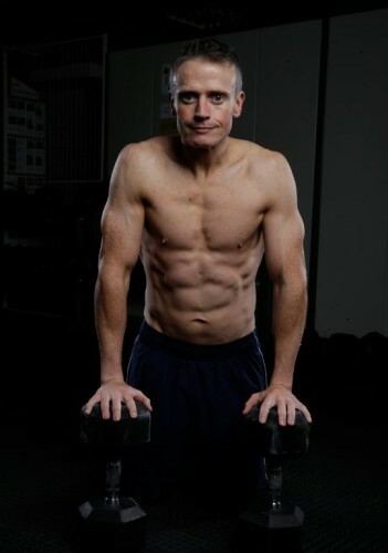 'I went from dad bod to six-pack in eight months because of a promise I ...