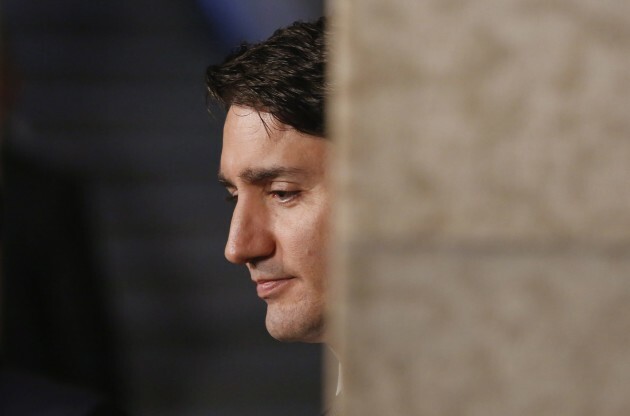 FactCheck: Did Justin Trudeau's eyebrow fall off during a press conference?