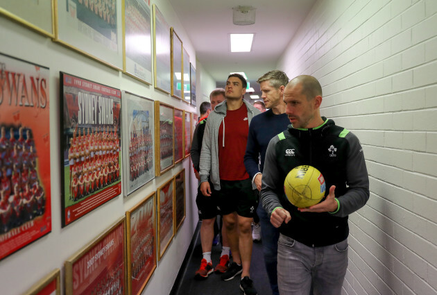 Tadhg Kennelly gives the Ireland rugby squad a tour of life at the ...