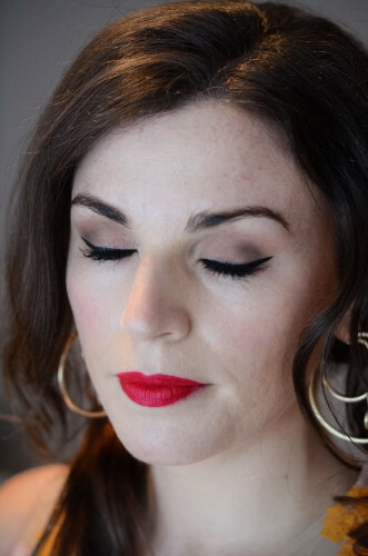 Aisling Bea's makeup artist runs through the look she wore meeting ...