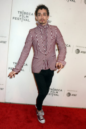 Can we take a moment to appreciate Robert Sheehan's wild fashion sense?