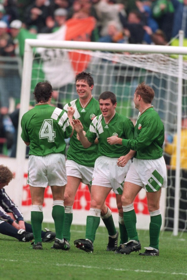 A very public transfer saga: How Roy Keane's Man United move played out ...