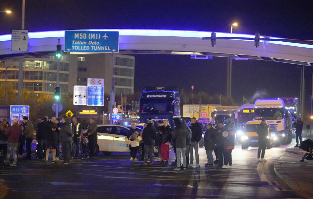 East Wall residents' group block Dublin's Port Tunnel over asylum ...