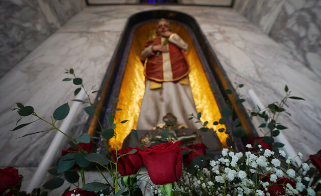 Irish couples blessed before the remains of St Valentine hear that ...