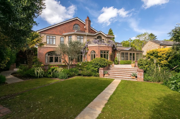 This majestic home in the heart of Foxrock could be yours for €3,250,000