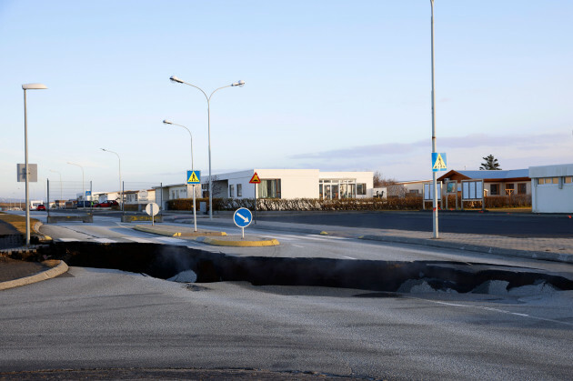 Residents evacuated by Icelandic town damaged by earthquakes allowed to ...