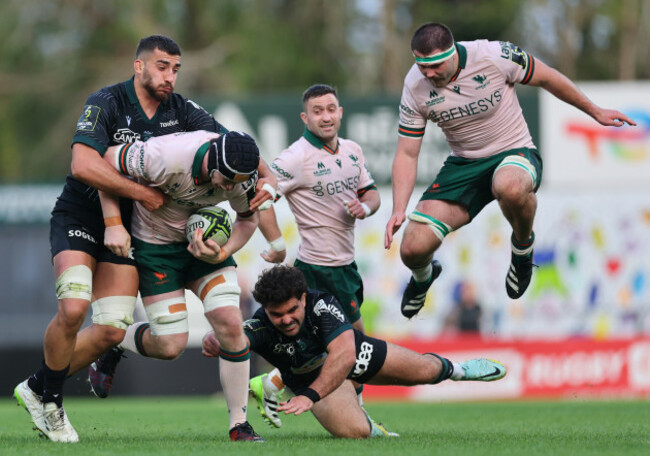 Bundee Aki stars on birthday as Connacht come from behind to beat Pau