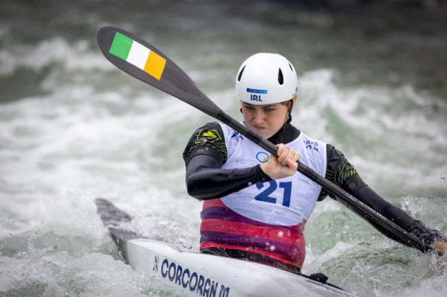 Jegou and Hendrick begin canoe slalom kayak cross tests · The 42