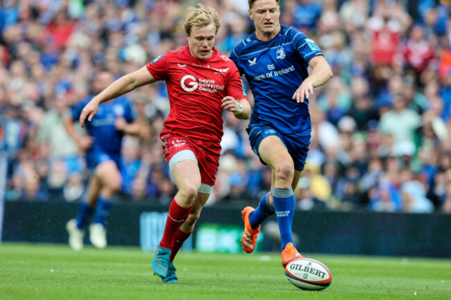 Leinster take their time to see off Scarlets in scrappy quarter-final