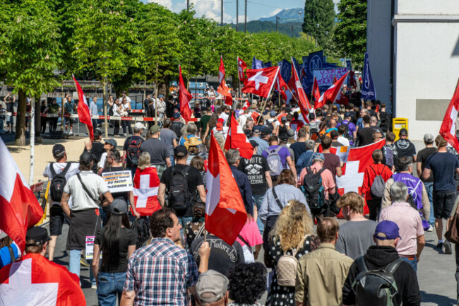 Swiss voters go to polls to decide whether to cap population at 10 million