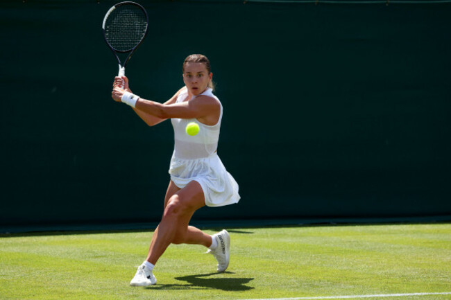 Sinner and Djokovic survive Wimbledon scares as Sabalenka eases into ...