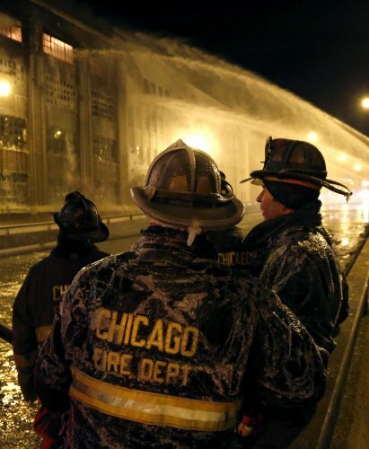 Photos: Firefighters battle blaze at freezing Chicago warehouse