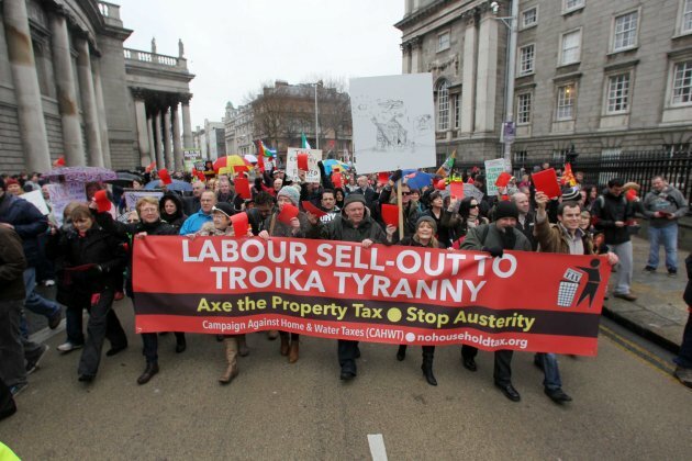 Protest under way in Dublin city centre against Local Property Tax (pics)