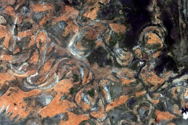 Ayers Rock, the Andes and the Bahamas - as seen from space